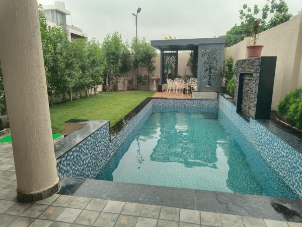 Luxury Villa With Swimming Pool - Ujjain