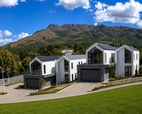 Tricabel Villa 3 Modern 4-bedroom Luxury Retreat In Ezulwini - Esuatini