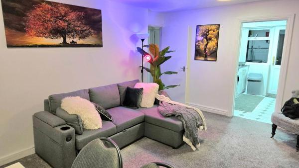A Cozy 2 Bedroom Apartment Close To Nec Airport - Birmingham