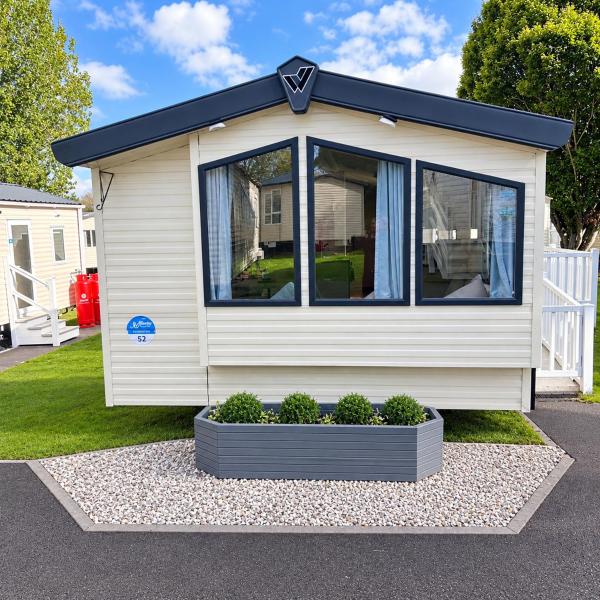 Crichtons Caravan Marton Mere - Lytham St Annes