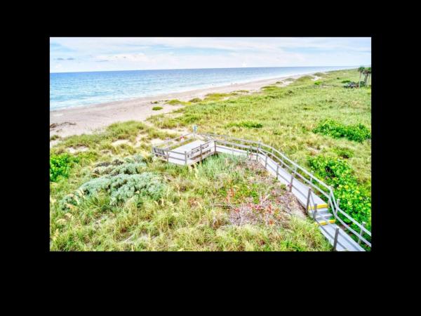 Oceanside Luxury King Villa - Fort Pierce