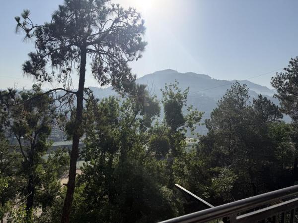 Khaliyaan By The Sisters - Solan
