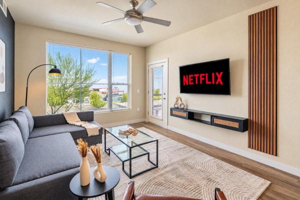 Trendy 2bd Gym Pool Parking Wd Sleeps 8 - Gilbert, AZ