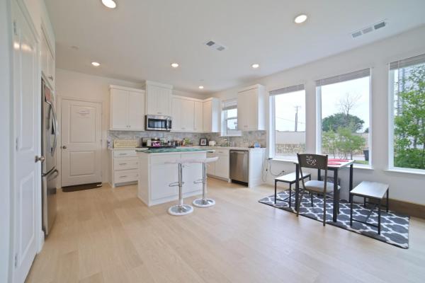 New Townhouse Near Dfw Fifa Att Stadium - Arlington, TX