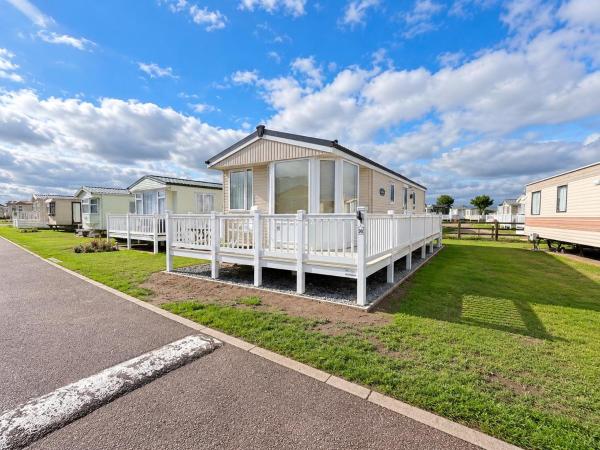 Lovely Caravan With Decking At Seabreeze Holiday Park In Hemsby Ref 78098sb - Hemsby