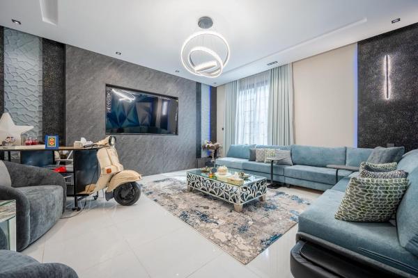 The Catchy Stay - Royal Suite, Master Bedroom, Spacious Living Room - Jeddah