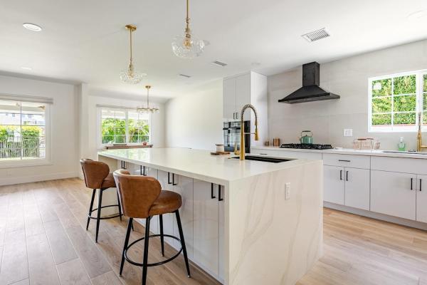 Valley Village Villa - West Hollywood, CA