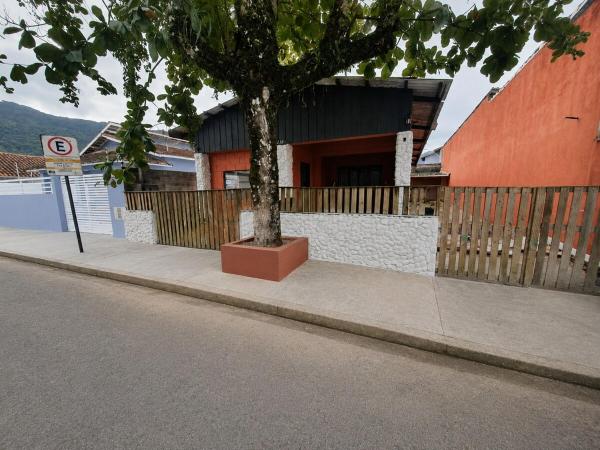Sua Casa 100 Metros Da Praia , 4 Quartos, 14 Pessoas Casa Floramar - Ubatuba