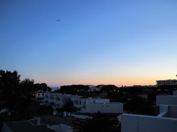 At A Sea View Top-floor Apt, 500 M From The Beach! - Algarve