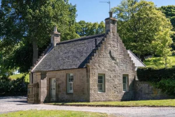 The Gatehouse - 3br Luxury - Private Gardens - Near Edinburgh - Livingston