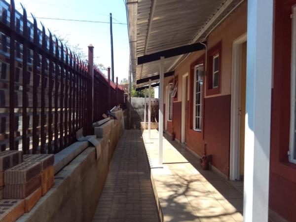 Little Rose Guesthouse - Jane Furse