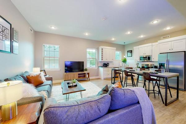 Bentonvilla - Bentonville, AR