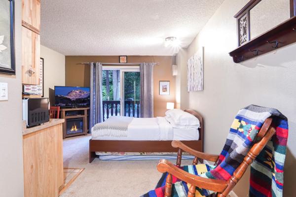 Fireside Suite Cozy Mt Baker Ski Basecamp For Two - Glacier, WA