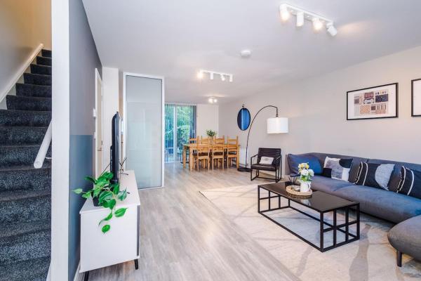 Entire Home In Greater Manchester, United Kingdom- Free Parking - Altrincham