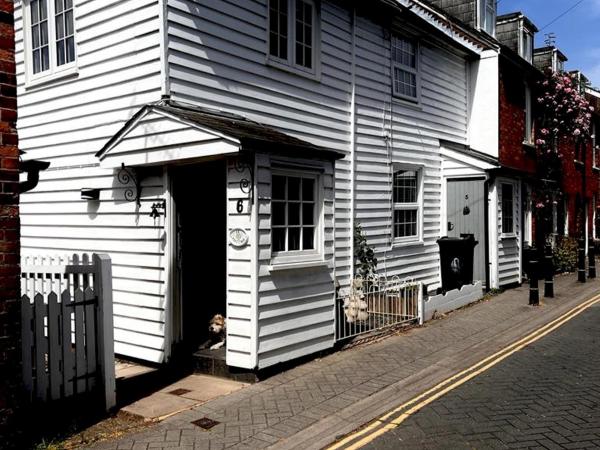 Bridewell Cottage In The Heart Of Tenterden - Pass The Keys - East Sussex