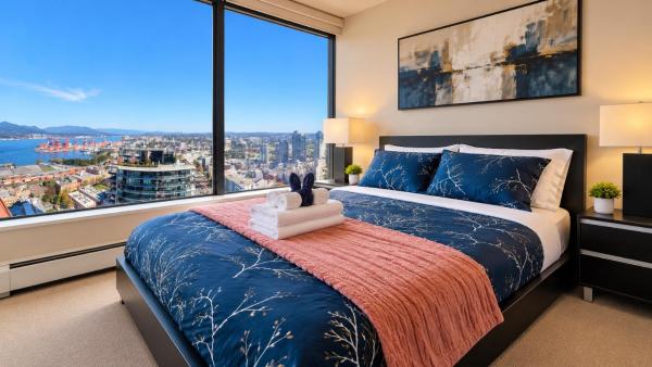 Modern Comfort Suite - Vancouver