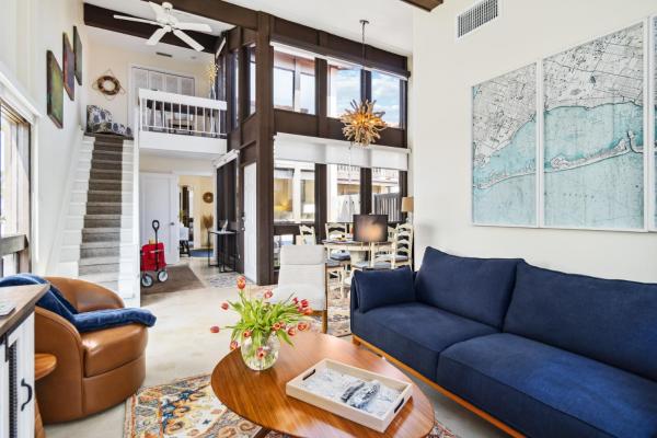 The Lido Loft 2-story Condo Walk To Lido Beach - Sarasota, FL