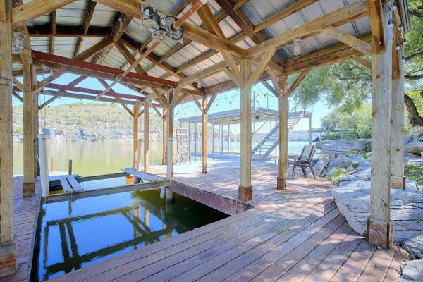 2 Boat Docks! Marble Falls Lake Retreat - Marble Falls, TX