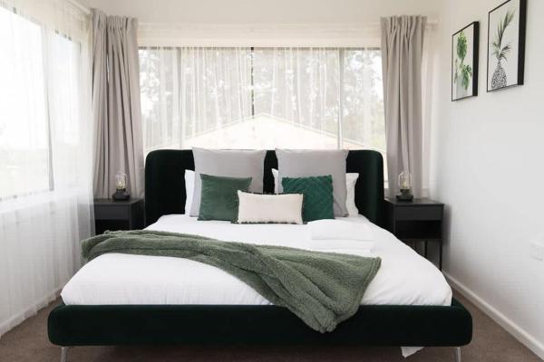 Canobolas Cottage - Amazing Farm Stay, 4 King Beds - Orange