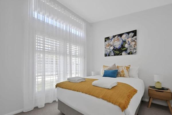 The Elm Apartments - The Yellow Room - New South Wales