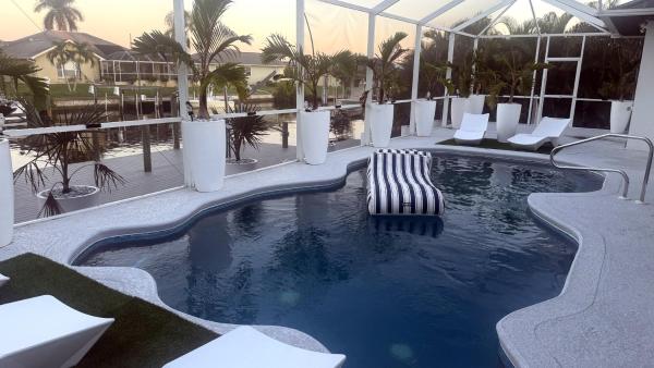 Newly Rebuilt 5-bedroom Canal Villa With Heated Pool, Port Charlotte - Port Charlotte, FL