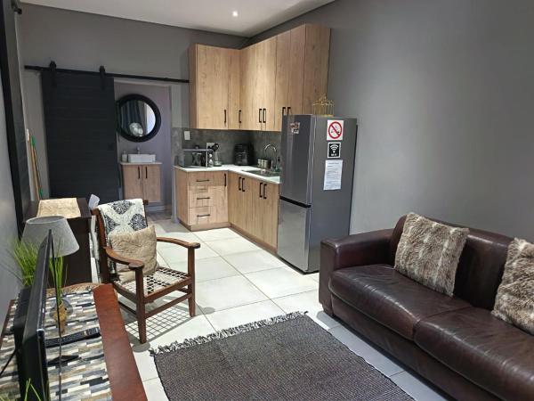 J & M Elegant Escape 1 - Centurion