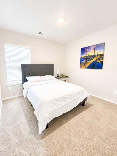 Family & Business Friendly 4br2ba Near Woodland - Houston, TX