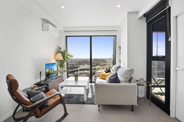 High-rise 1-bed Apartment In Docklands - Kensington