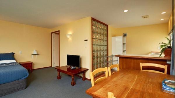 Esplanade Oasis With A Hot Tub - Unit 1 - Kaikōura