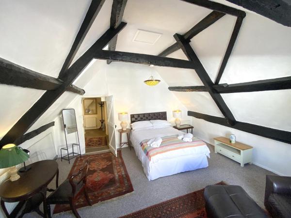 The Tetbury Loft - Characterful 3 Bedroom Town Centre Flat - Malmesbury, UK