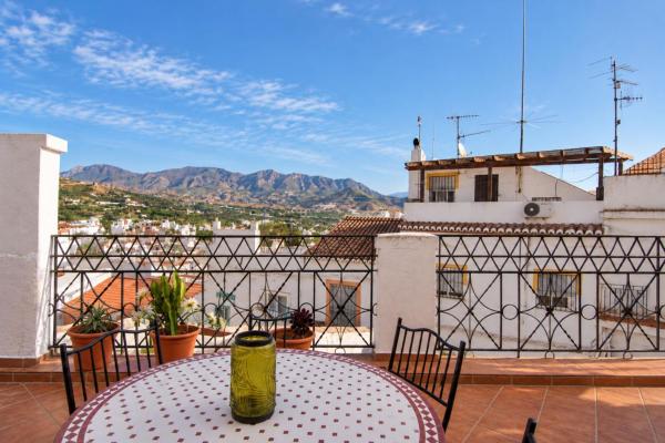 Authentic, Huge Terrace, Views, Garage - Casa Paseo De Las Flores - Salobreña