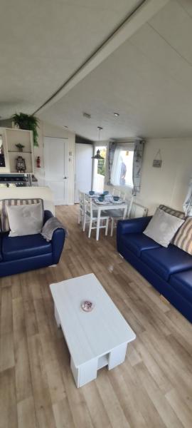 Cotton Anchor Lyons Winkups Holiday Park Towyn Free Entertainment Pet Friendly Small Decking Free Wifi Beds Made Up On Arrival New - Rhyl