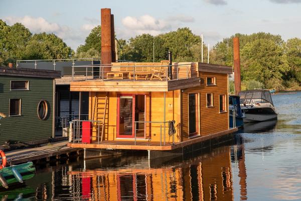 Gemütliches Hausboot Limikole Auf Der Dove Elbe - Hamburg