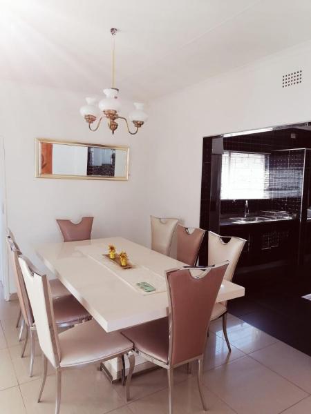Stunning 50 Mowbray Stand Alone House - Brakpan