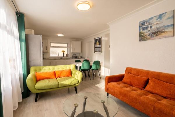 4-bed House With Parking In Port Talbot - Port Talbot