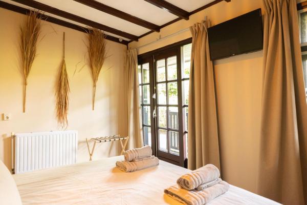 Gezellig Ruim Landelijk Huisje Aan Het Water - Spijkenisse