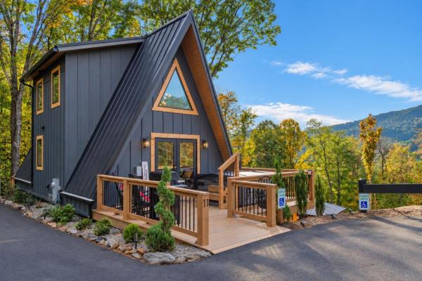 Farm A-frame Cabin At High Peak - West Jefferson, NC