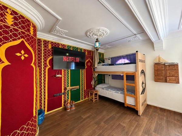 Dinosaur Anza Surf House - Agadir