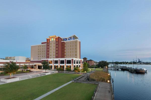 Embassy Suites By Hilton Wilmington Riverfront - Wilmington, NC