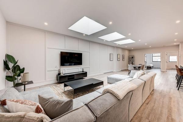 1387 Sqft Apt With Rooftop Terrace-plaza St-hubert - Montreal