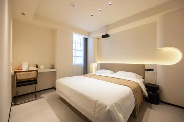 Floral Hotel Buni Home Vacation Hotel - Sanya