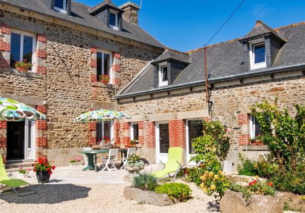 Maison Chaleureuse à Pordic Avec Jardin Et Cheminée - Côtes-d'Armor