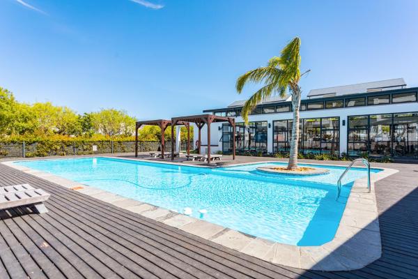 The Sandown Escape, Pool And Gym By Ctha - Cape Town