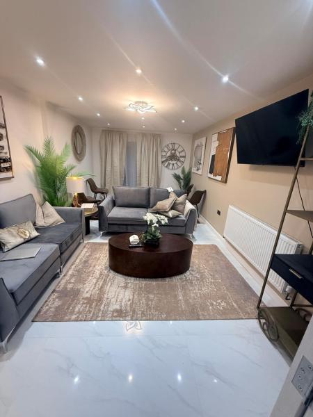 Netley House Luxury Five-bed Home - Southampton