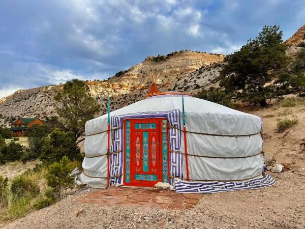 Pet-friendly Yurt Near Capitol Reef, King Bed - Utah