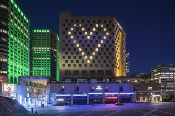 Doubletree By Hilton Montreal - Montréal, QC