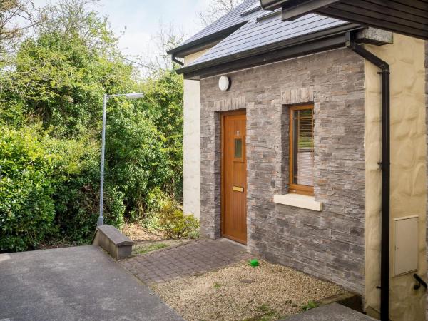 17 Canons Lane - Clifden