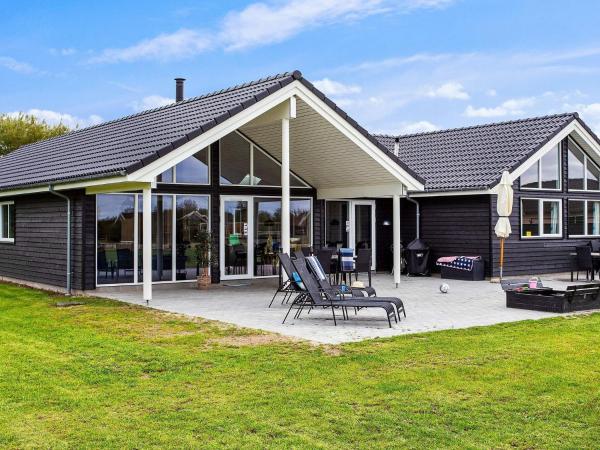 5 Star Holiday Home In Idestrup - Danimarca