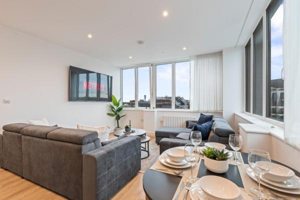 Luxury 1-bed Apt Hounslow Sleeps 6 Free Parking - Hayes