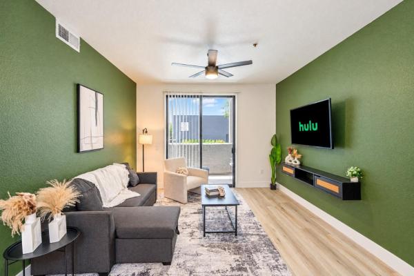 Westgate Escape Pool Gym & Walk To Stadium - Glendale, AZ
